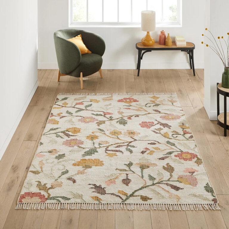 Un tapis fleuri dans la maison - Joli Place