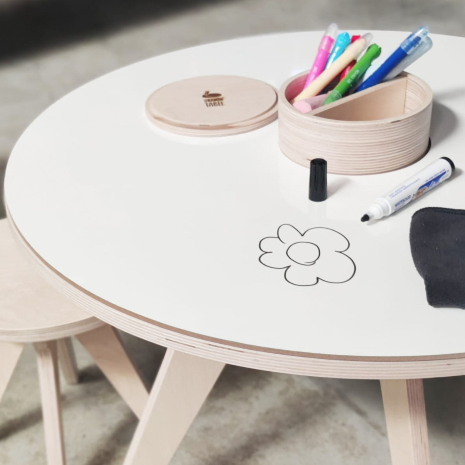 La table de coloriage ronde de Drawin'Kids - Joli Place