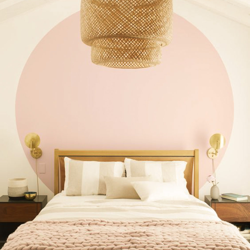 Une chambre aux murs rose poudré - Joli Place