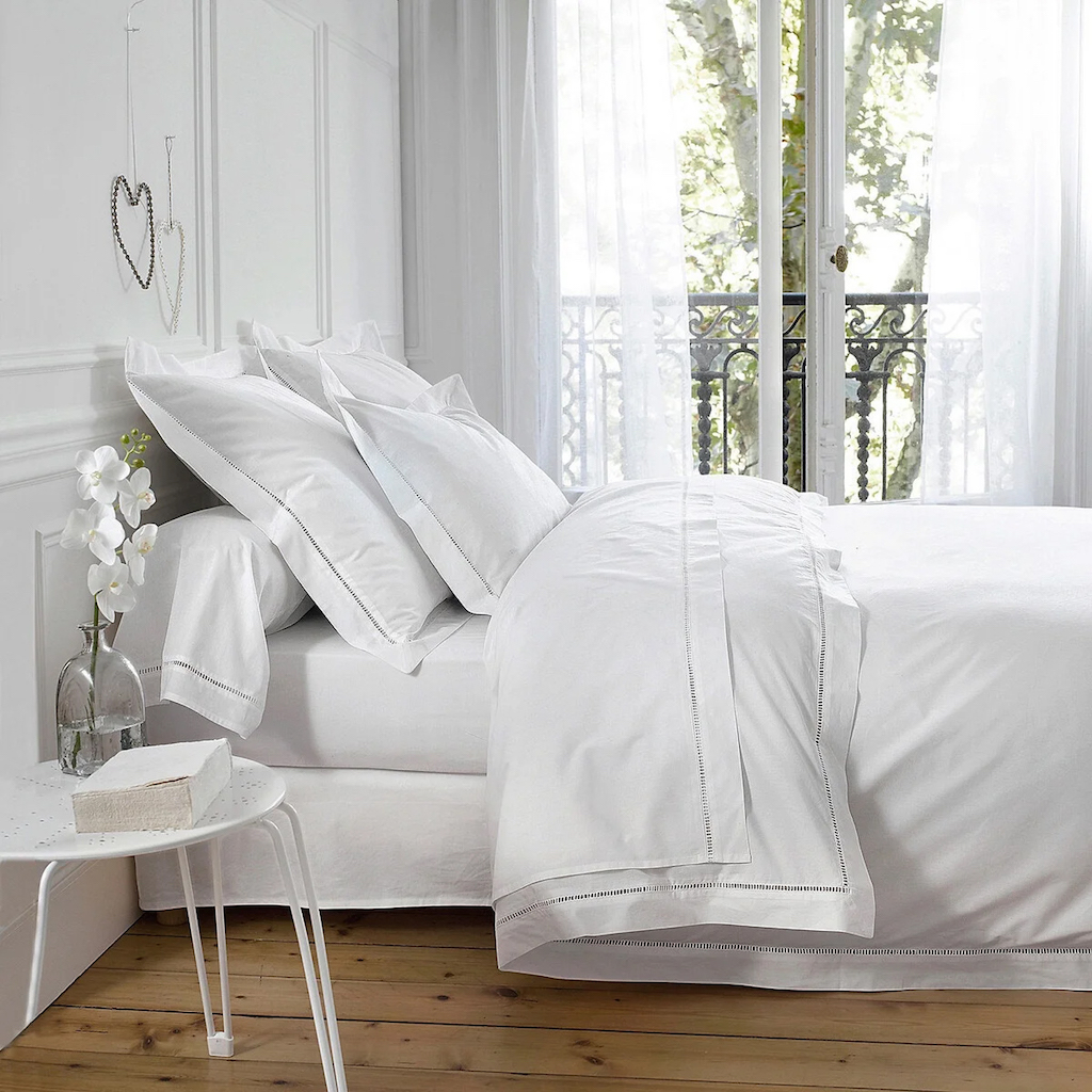 Linge de lit blanc chic : tout est dans les détails - Joli Place