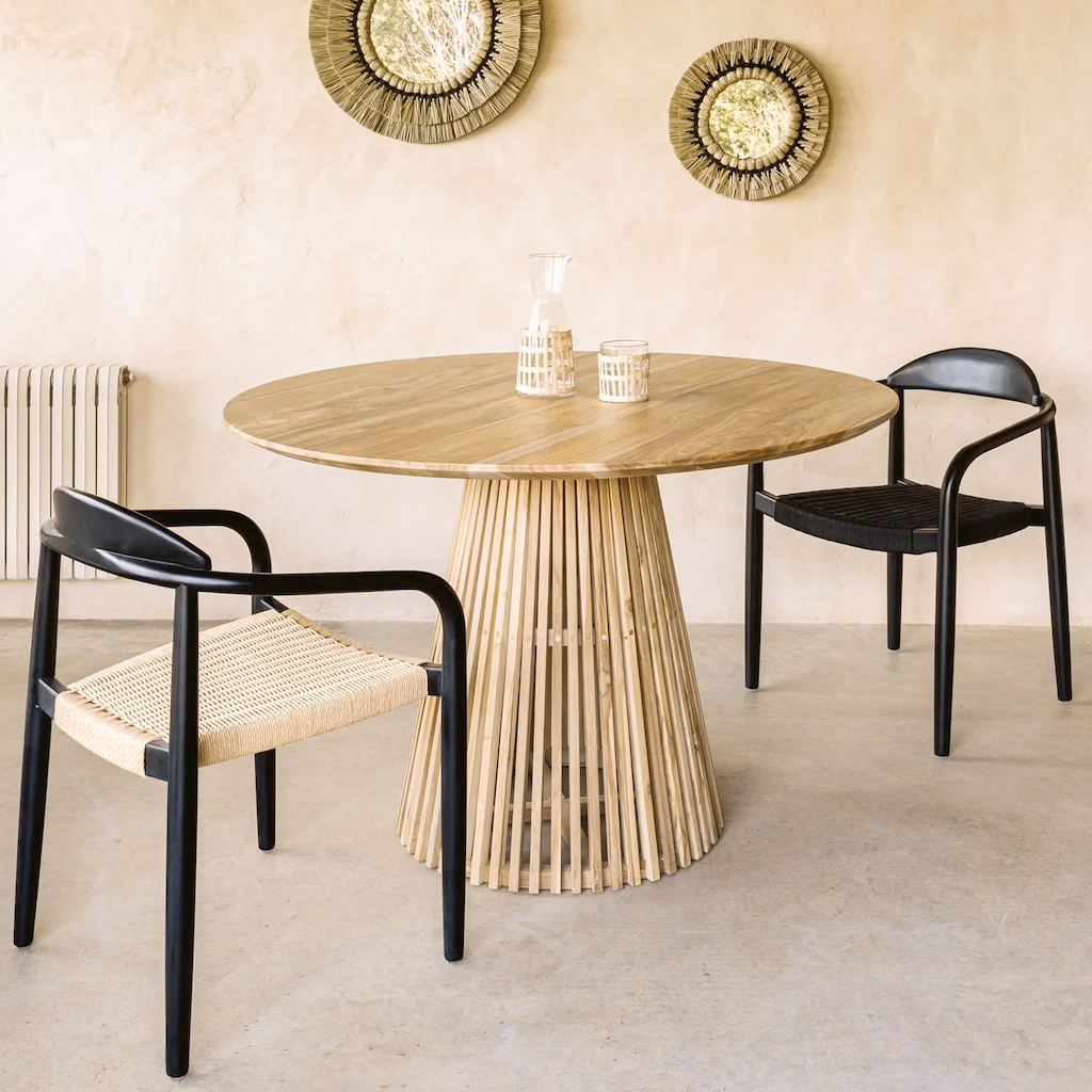 Une table ronde en bois massif avec pied central - Joli Place