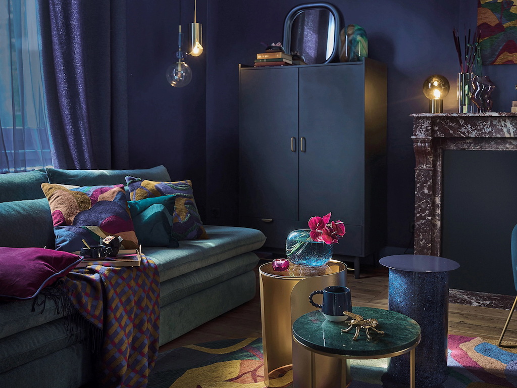 Un séjour coloré néo chic - Joli Place