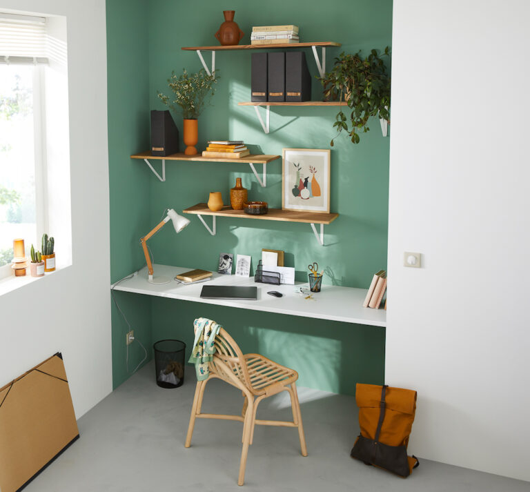 Comment fabriquer un bureau avec une planche ? - Joli Place