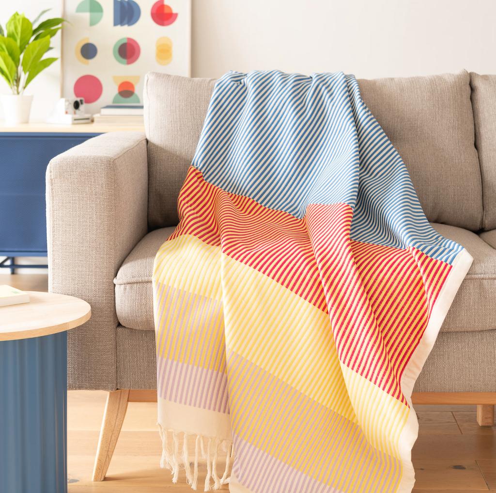 La décoration aux rayures multicolores - Joli Place